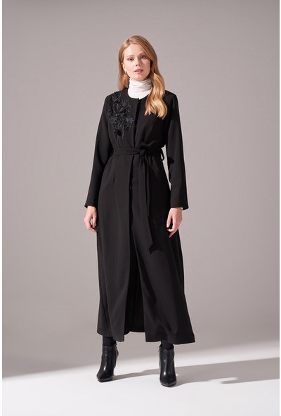 Mizalle Omuzu Nakışlı Çıtçıtlı Kap (Siyah)