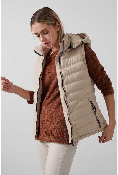 Lela Ekstra Dar Kesim Kapüşonlu Şişme Yelek