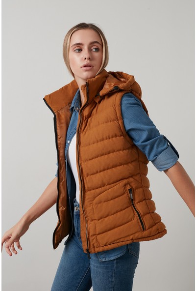 Lela Ekstra Dar Kesim Kapüşonlu Şişme Yelek