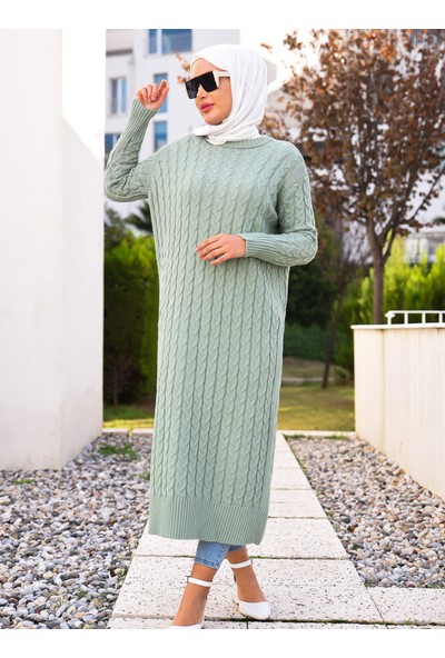 Por La Cara Beden ve Kol Saç Örgü Uzun Triko Elbise Çağla Por La Cara Beden ve Kol Saç Örgü Uzun Triko Elbise Çağla