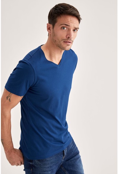 DeFacto Slim Fit V Yaka Basic Premium Kalite Tişört M6607AZ21SP DeFacto Slim Fit V Yaka Basic Premium Kalite Tişört M6607AZ21SP