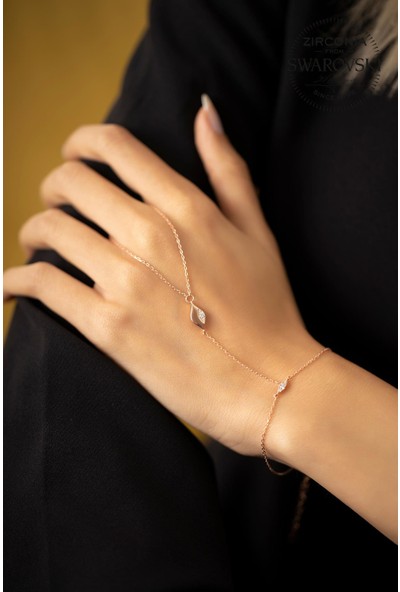 Swarovski Taşlı Göz ve Tektaş Model Rose Kaplama Gümüş Şahmeran Swarovski Taşlı Göz ve Tektaş Model Rose Kaplama Gümüş Şahmeran