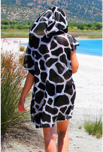 Mayo Merkezi Dana Deseni Siyah Beyaz Kapüşonlu Pareo