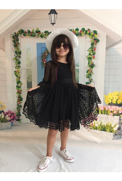 Buse & Eylül Bebe Siyah Şapkalı Tüllü Güpür Detaylı Kız Çocuk Elbisesi Buse & Eylül Bebe Siyah Şapkalı Tüllü Güpür Detaylı Kız Çocuk Elbisesi