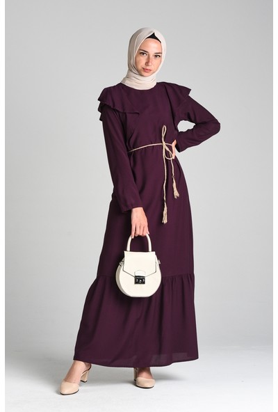 Modaness Büzgülü Bel Bağcıklı Pelerinli Tesettür Elbise Modaness Büzgülü Bel Bağcıklı Pelerinli Tesettür Elbise