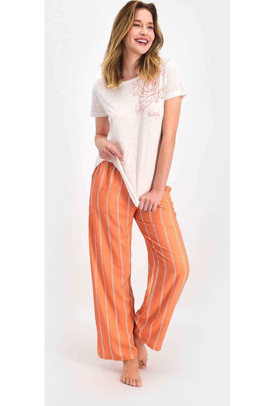 Pierre Cardin Striped Krem Kadın Kısa Kol Pijama Takımı Pierre Cardin Striped Krem Kadın Kısa Kol Pijama Takımı