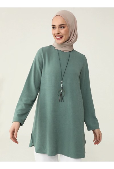 Refka Casual Kolye Detaylı Yanları Yırtmaçlı Tunik - Çağla Yeşili - Refka Casual Refka Casual Kolye Detaylı Yanları Yırtmaçlı Tunik - Çağla Yeşili - Refka Casual