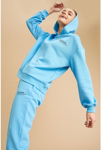 Defacto Organik Pamuklu Minimal Yazı Baskılı Relax Fit Sweatshirt T5680AZ21SP Defacto Organik Pamuklu Minimal Yazı Baskılı Relax Fit Sweatshirt T5680AZ21SP