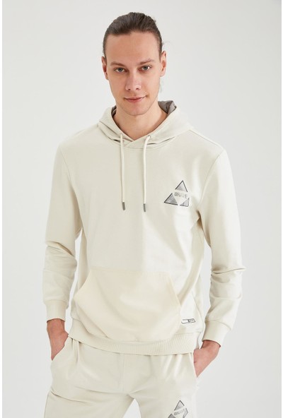 DeFacto Defacto Fit Sırtı Baskılı Standart Fit Kapüşonlu Sweatshirt S9704AZ21SP DeFacto Defacto Fit Sırtı Baskılı Standart Fit Kapüşonlu Sweatshirt S9704AZ21SP