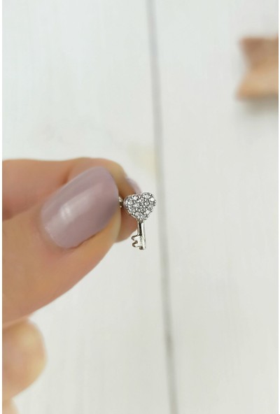 ÇLK Accessories 316 L Cerrahi Çelik Taşlı Kalpli Anahtar Figür Piercing TRPIERCING034 P32003