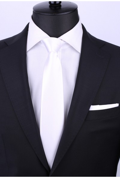 La Pescara Beyaz Mendilli Düz Saten Kravat 1600 La Pescara Beyaz Mendilli Düz Saten Kravat 1600