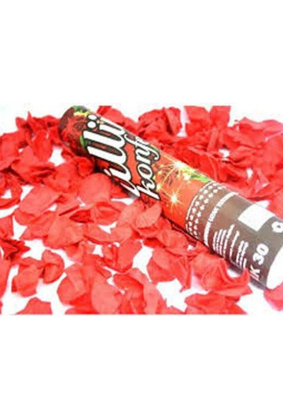 Toptancı Kapında Gül Yaprağı Konfeti