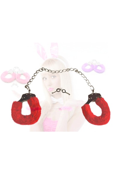 Toptancı Kapında Metal Tüylü Kelepçe