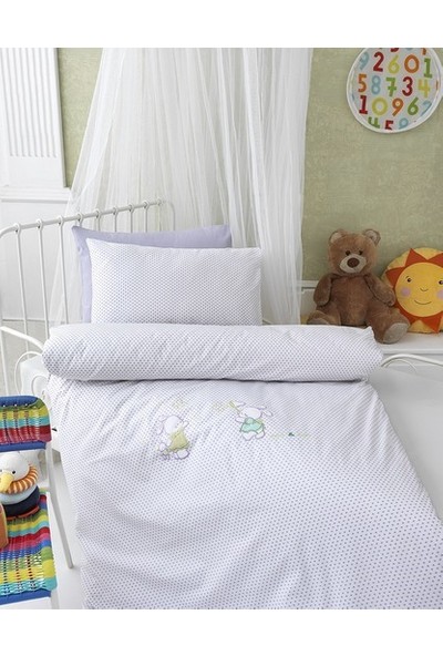 Aqua Baby Kelebek Avcısı Nakışlı Bebek Nevresim Takımı