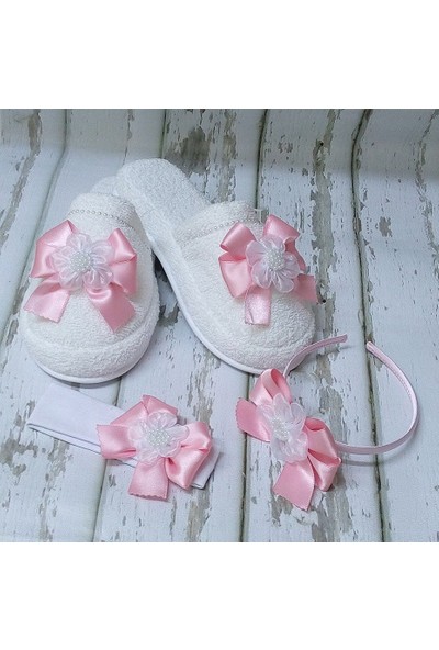 Azebu Lohusa Terlik ve Taç Seti Fiyonklu Pembe Azebu Lohusa Terlik ve Taç Seti Fiyonklu Pembe