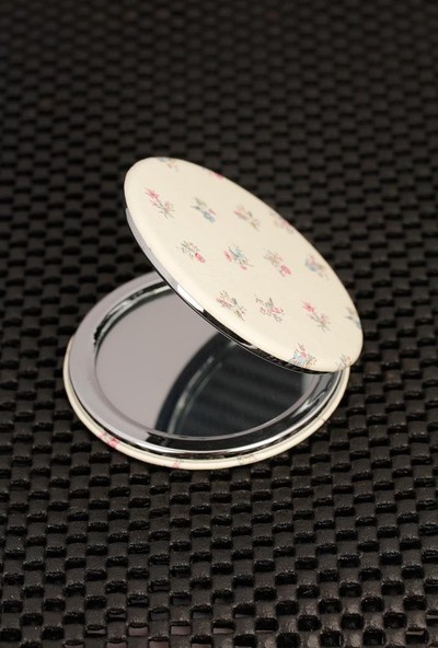 Vidanya Krem Renk Çiçek Desenli Cep Aynası