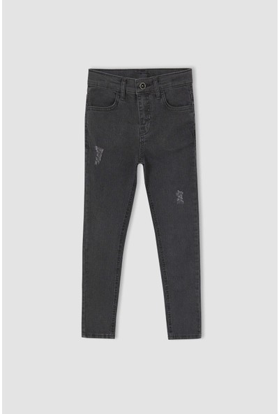 Defacto Erkek Çocuk Slim Fit Yırtık Detaylı Jean Pantolon U8205A621AU