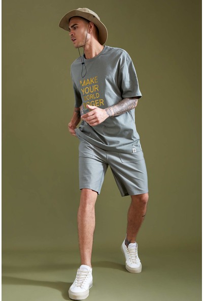 DeFacto Regular Fit Beli Bağcıklı Pamuklu Penye Şort V2293AZ21SM DeFacto Regular Fit Beli Bağcıklı Pamuklu Penye Şort V2293AZ21SM