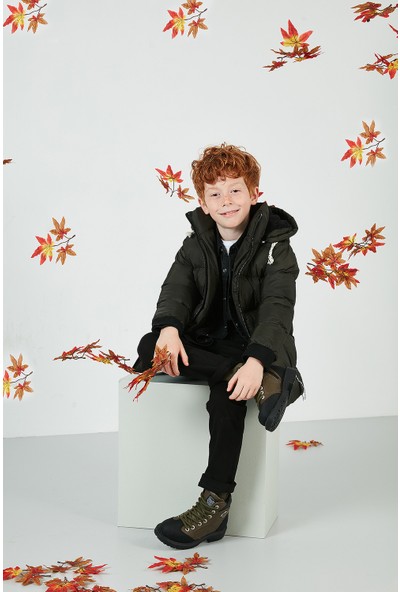 Lela İçi Peluş Astarlı Çıkarılabilir Kapüşonlu Şişme Mont Erkek Çocuk MONT 576220K