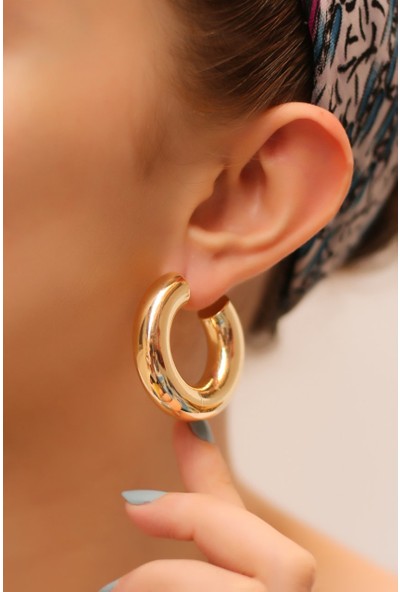 Buka Jewellery Kadın Altın Rengi Orta Boy Kalın Halka Küpe Buka Jewellery Kadın Altın Rengi Orta Boy Kalın Halka Küpe