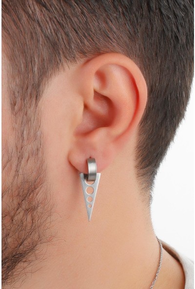 Madame Concept Üçgen Sallantı Detaylı Gümüş Renk Çelik Halka Erkek Küpe Madame Concept Üçgen Sallantı Detaylı Gümüş Renk Çelik Halka Erkek Küpe