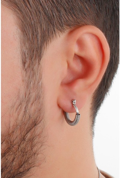 Madame Concept Yay Detaylı Gümüş Renk Çelik Halka Erkek Küpe Madame Concept Yay Detaylı Gümüş Renk Çelik Halka Erkek Küpe