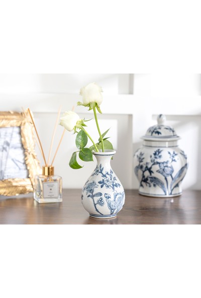 English Home Shine Bright Porselen Vazo 10X10X15 cm Mavi-Beyaz English Home Shine Bright Porselen Vazo 10X10X15 cm Mavi-Beyaz