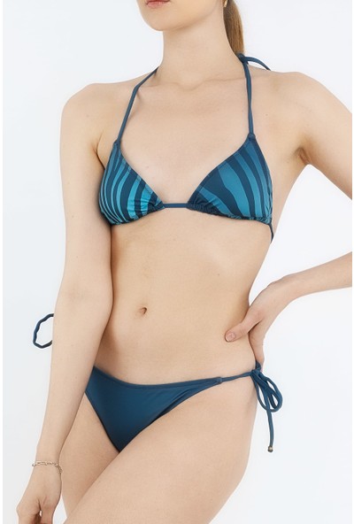 Kadın Mavi Çizgili Üçgen Bikini Takımı