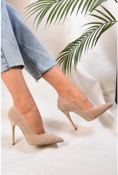 Buse Uysal Bej Süet Stiletto Ayakkabı Buse Uysal Bej Süet Stiletto Ayakkabı