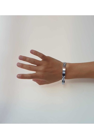 Eva Takı Plaka Gümüş Renkli Çelik Bileklik Eva Takı Plaka Gümüş Renkli Çelik Bileklik