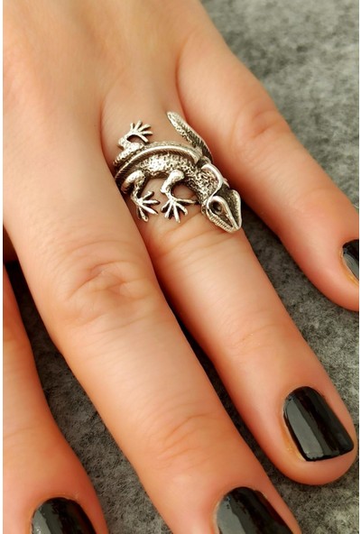 Fildişi Aksesuar Antik Gümüş Kaplama Kertenkele Şekilli El Yapımı Ayarlanabilir Yüzük Fildişi Aksesuar Antik Gümüş Kaplama Kertenkele Şekilli El Yapımı Ayarlanabilir Yüzük