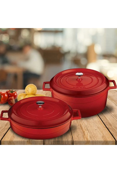 Lava 24 cm. Yuvarlak 24 cm. Sığ 2'li Demir Döküm Tencere Seti Kırmızı Lava 24 cm. Yuvarlak 24 cm. Sığ 2'li Demir Döküm Tencere Seti Kırmızı