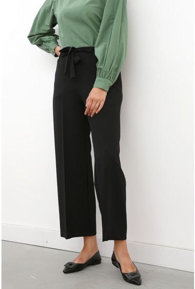 Yarece Beli Kuşaklı Rahat Kalıp Pantolon