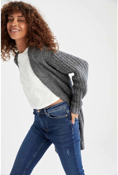 Defacto V Yaka Yumuşak Dokulu Uzun Basic Triko Hırka U6718AZ21AU