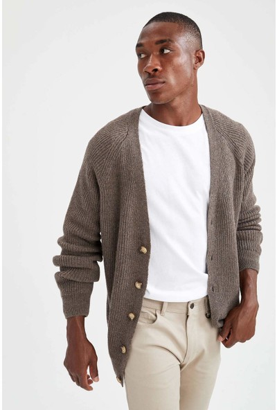 Defacto Relax Fit V Yaka Düğmeli Triko Hırka U6595AZ21AU Defacto Relax Fit V Yaka Düğmeli Triko Hırka U6595AZ21AU