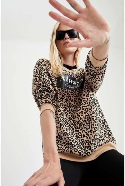 DeFacto Leopar Desenli Slogan Baskılı Relax Fit İçi Yumuşak Tüylü Sweatshirt V6131AZ21AU