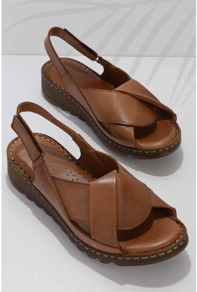 Bambi Taba Deri Kadın Sandalet K05907001803