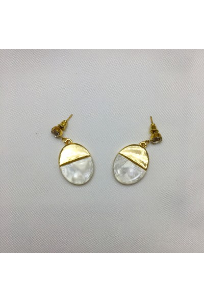 Esı Accessory Beyaz Silindir Figür Detaylı Altın Kaplama Kadın Küpe Esı Accessory Beyaz Silindir Figür Detaylı Altın Kaplama Kadın Küpe