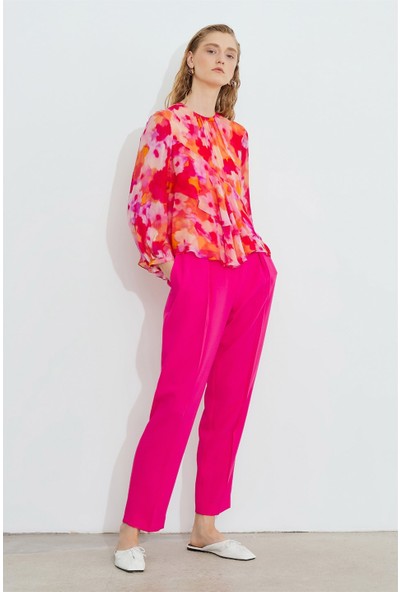 Birelin Volanlı Kısa Bluz