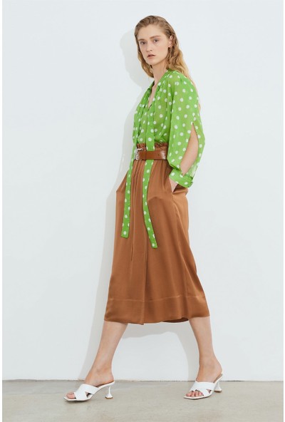 Birelin Elastik Bel Detaylı, Kruvaze Saten Etek