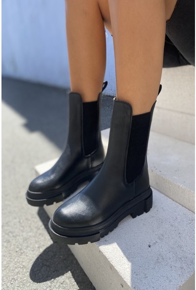 İnan Ayakkabı Kadın Lastikli Bot İnan Ayakkabı Kadın Lastikli Bot