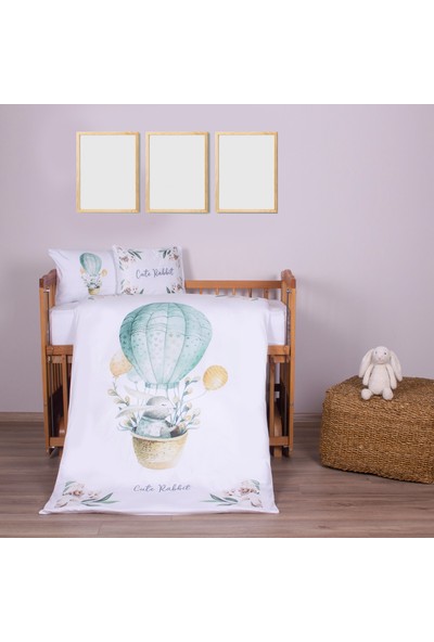 ARBA BABY Organik Baskılı Pamuk Saten Bebek Nevresim Takımı - Çiçekli Uçan Balon ve Tavşan Temalı ARBA BABY Organik Baskılı Pamuk Saten Bebek Nevresim Takımı - Çiçekli Uçan Balon ve Tavşan Temalı