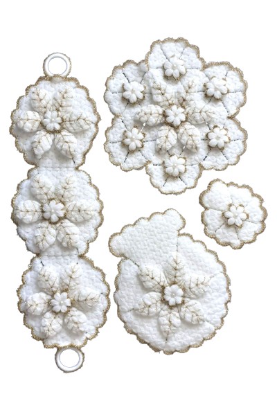 Hediye Dünyası Çeyizlik El Örgüsü 4'lü Lif Seti Puf Çiçekli Gold Simli Beyaz