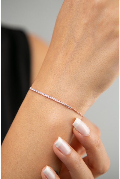 Elika Silver Kadın Su Yolu Model 925 Ayar Gümüş Bileklik Elika Silver Kadın Su Yolu Model 925 Ayar Gümüş Bileklik