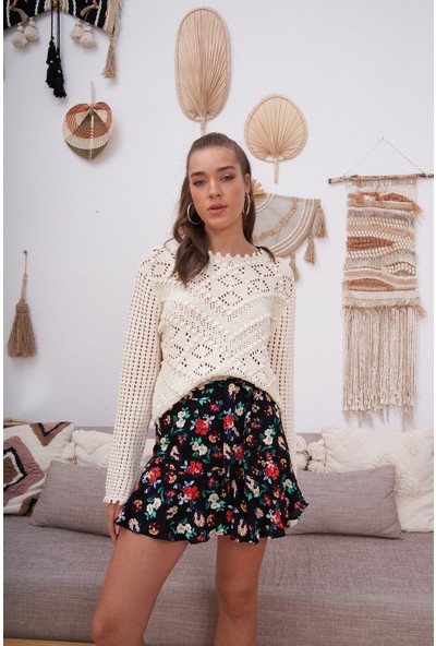 Eka Kadın Siyah Çiçek Desenli Şortlu Etek 10684 Eka Kadın Siyah Çiçek Desenli Şortlu Etek 10684