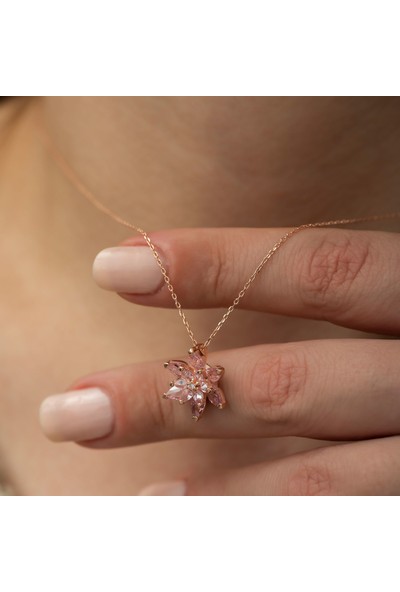 Ervanur 925 Ayar Gümüş Lotus Çiçeği Kadın Kolye