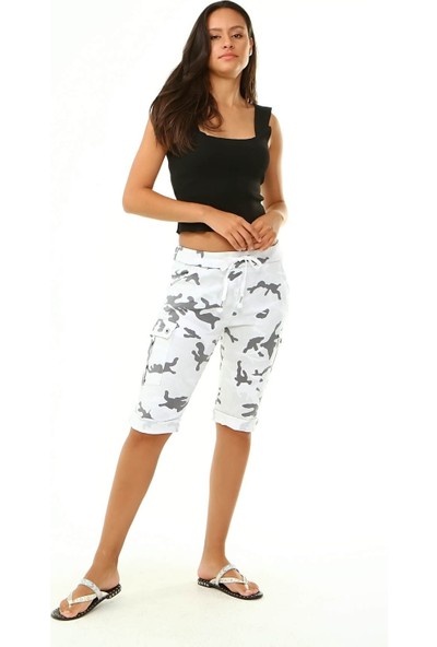Luisido Kadın Italyan Beyaz Kargo Cepli Skinny Bermuda Şort Luisido Kadın Italyan Beyaz Kargo Cepli Skinny Bermuda Şort