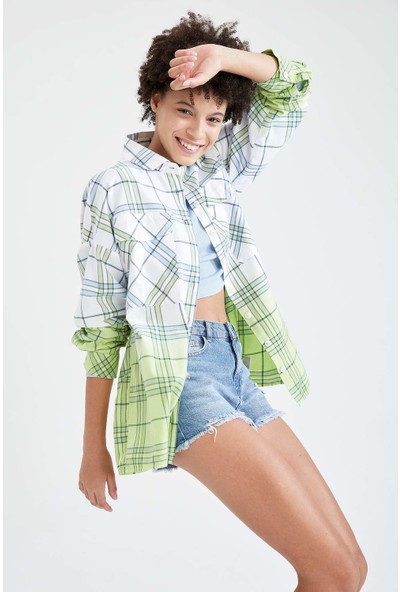 DeFacto Coool Renk Bloklu Ekoseli Relax Fit Kapaklı Cep Detaylı Oduncu Gömlek Tunik V5158AZ21WN