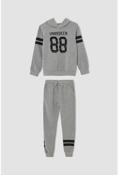 Defacto Erkek Çocuk Slogan Baskılı Sweatshirt ve Jogger Eşofman Alt Takımı V0517A621WN Defacto Erkek Çocuk Slogan Baskılı Sweatshirt ve Jogger Eşofman Alt Takımı V0517A621WN