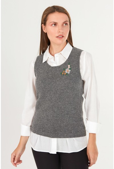 Desen Triko Kadın Yaka Kenarı Işlemeli Komple Sıfır Yaka Süveter Füme